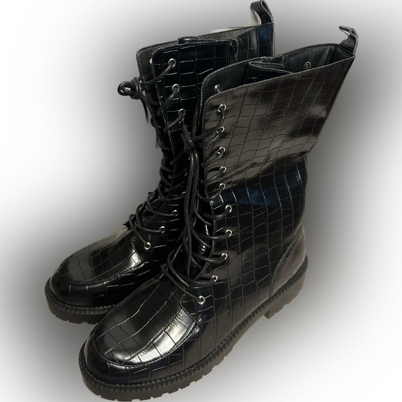 Zby | Shoes | Zby Black Combat Boots Size 9 Aligator Print 1 Inches ...